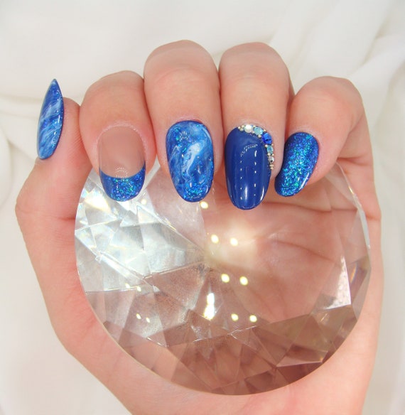 Blue Round Nails