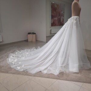 Detachable Tulle Wedding Train, Decorated With Lace at the Waist and ...