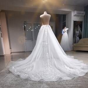 Detachable Tulle Wedding Train, Decorated With Lace at the Waist and ...