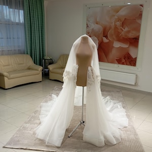 Detachable Tulle Wedding Train, Decorated With Lace at the Waist and ...
