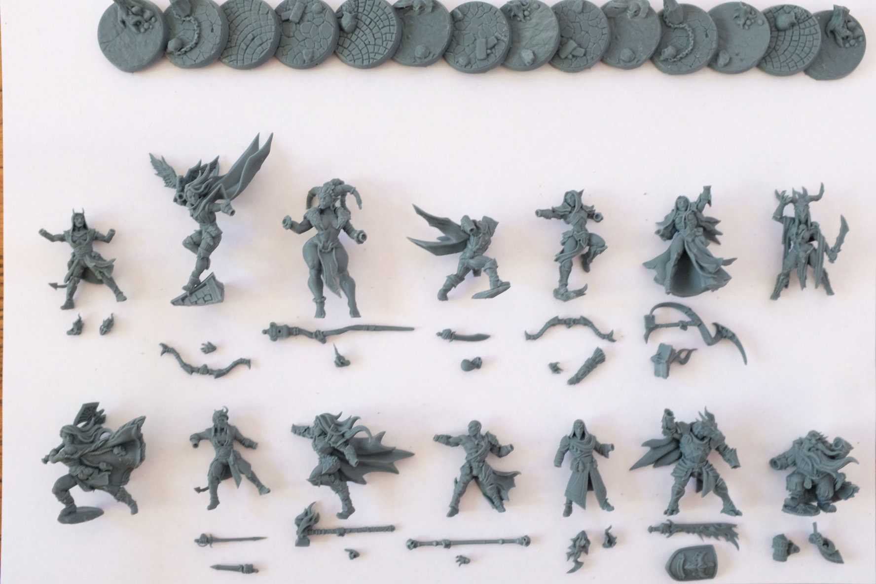 Dnd Hero Miniatures 14pc Starter Pack 3 Dungeons and Dragons Mini Set ...