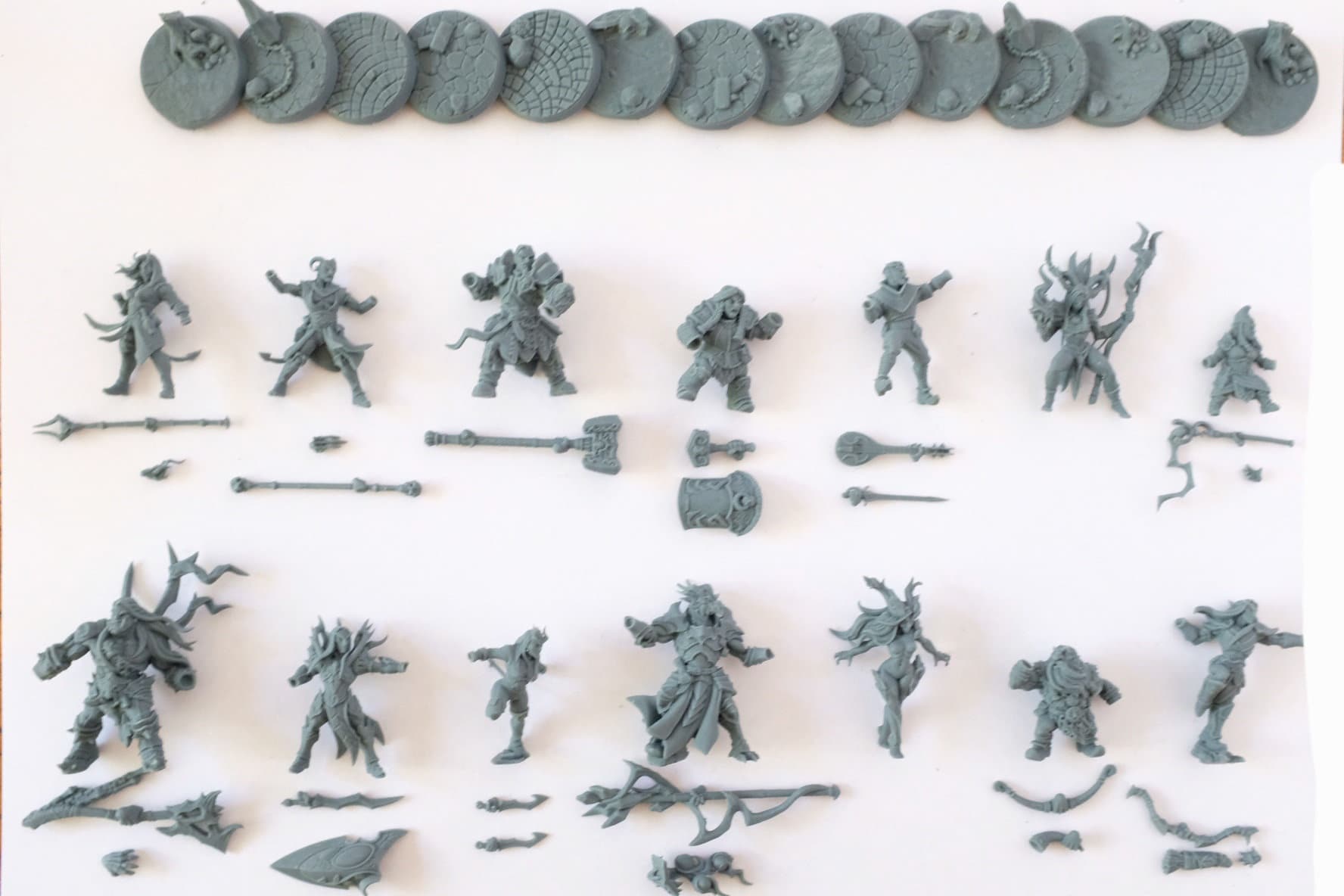 Dnd Hero Miniatures 14pc Starter Set 2 Dungeons and Dragons Mini Pack ...