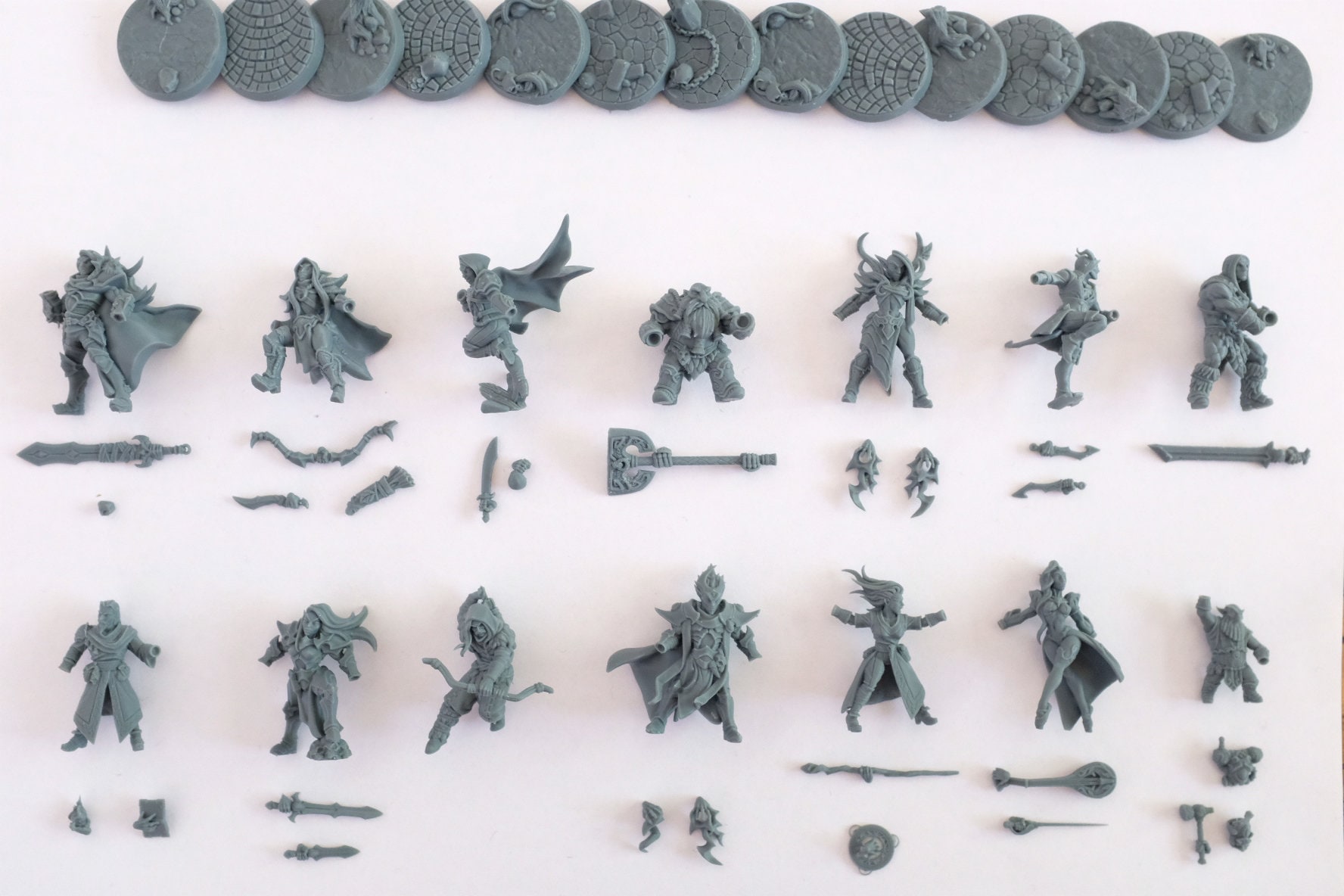 Dnd Hero Miniatures 14pc Starter Set 1 Dungeons and Dragons Mini Pack ...