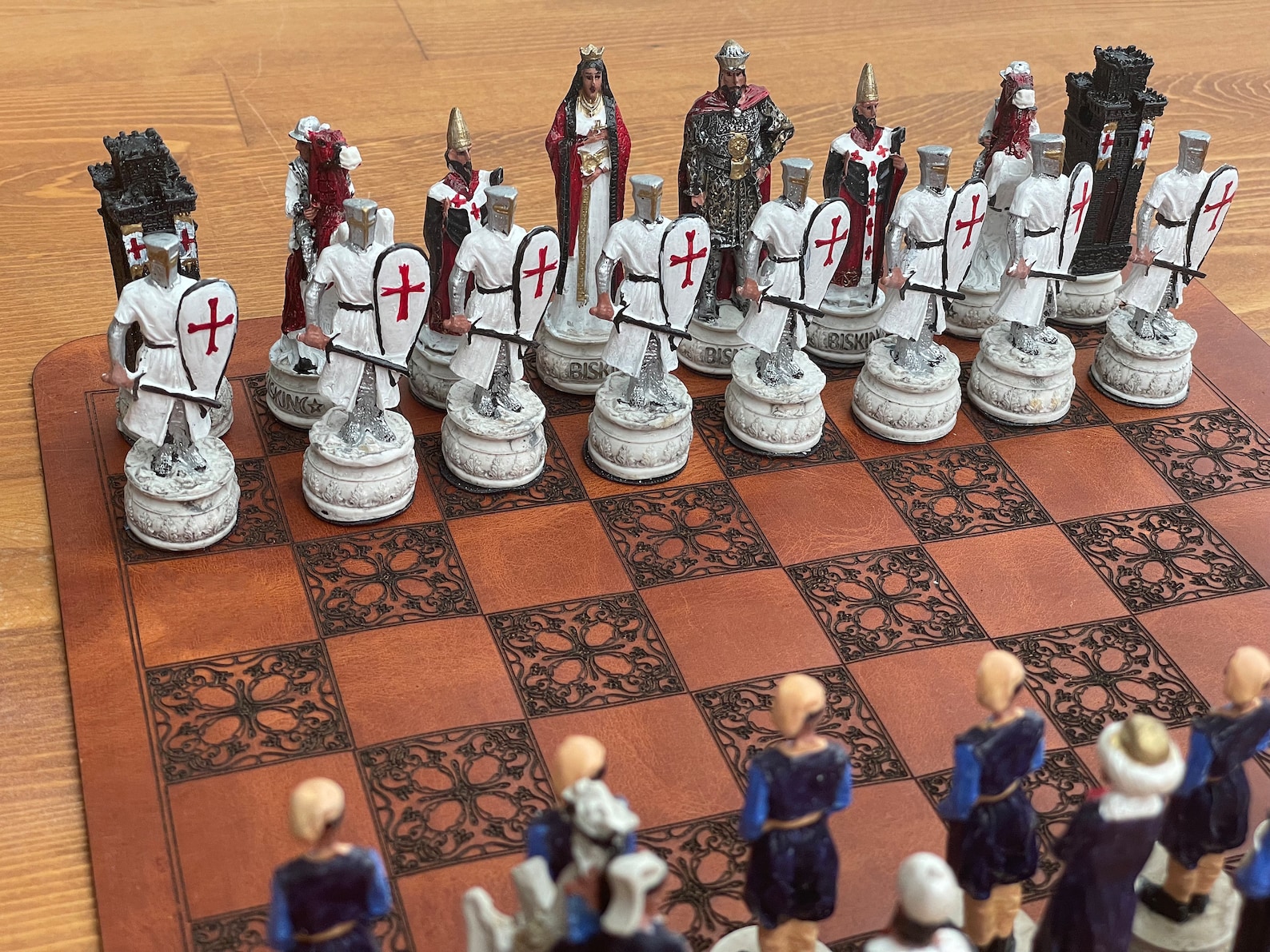 Handmade Leather Chess Set: Crusaders Vs Ottoman Soldiers - Etsy