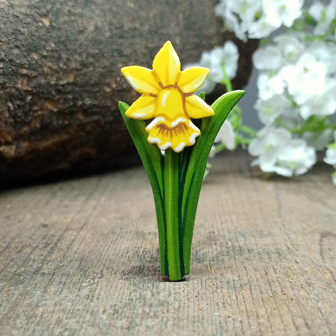 Daffodil Brooch, Handmade Wooden March Birth Flower Badge - Etsy