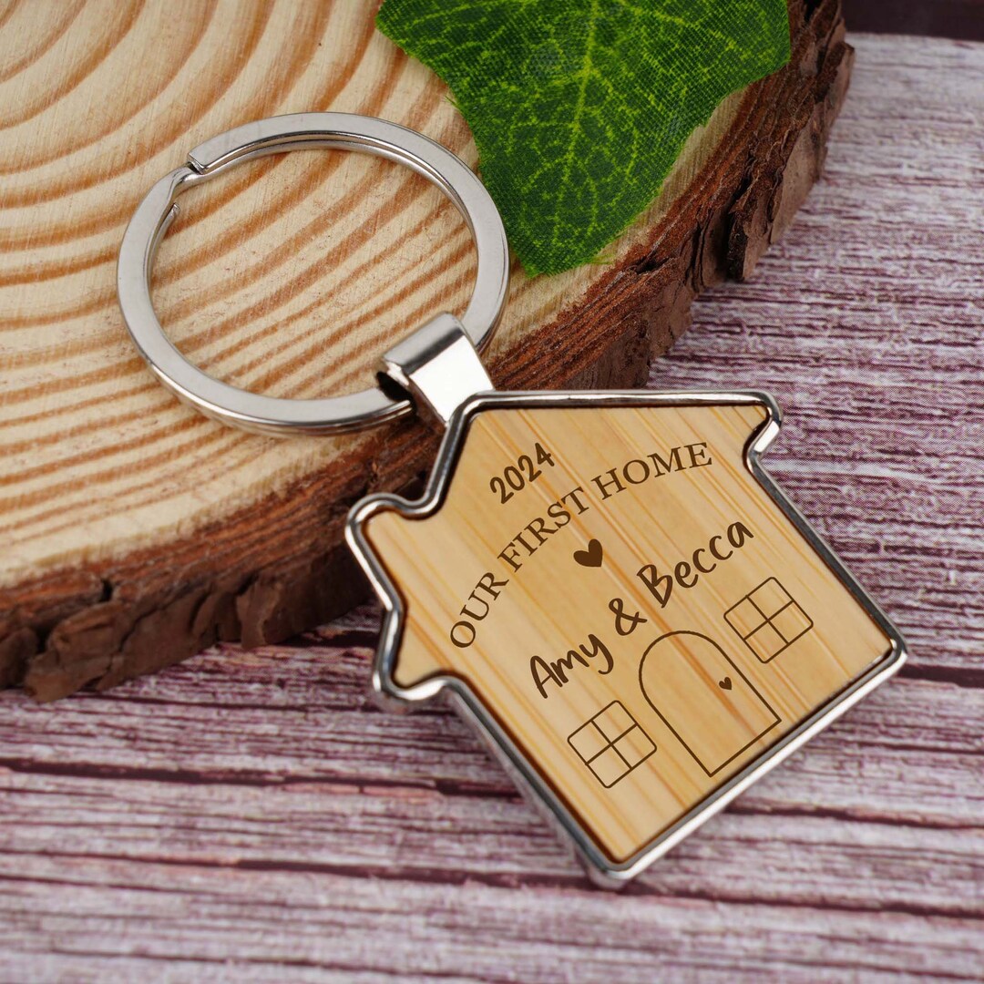 Set of 2 Engraved Keyring With Name, Personalized House Shaped Keychain ...