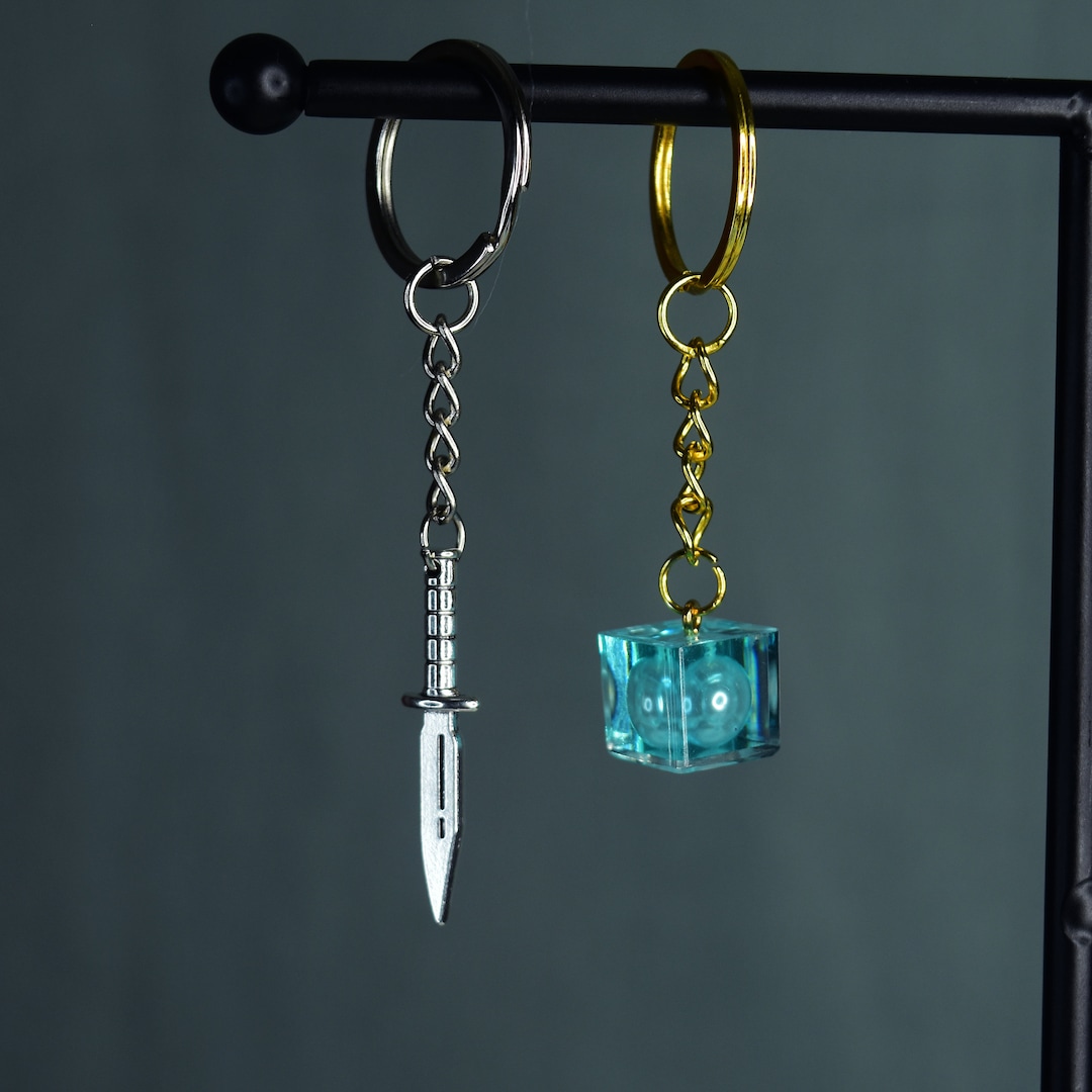 Loki Tesseract/dagger Charm Keychain - Loki Laufeyson - - Etsy