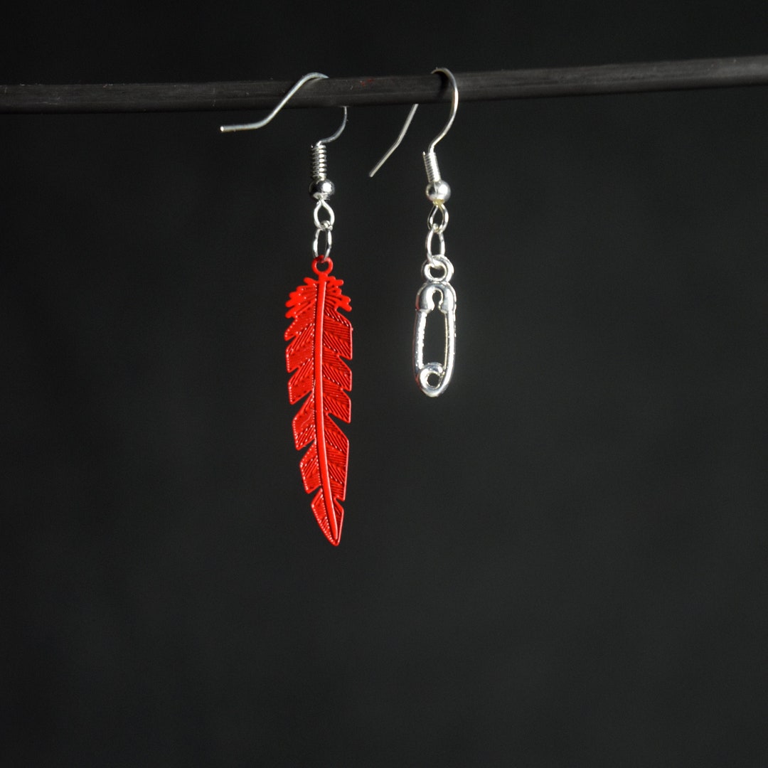 Hotwings Earrings With Red Feather/staple Charms - Dabihawks - Etsy UK