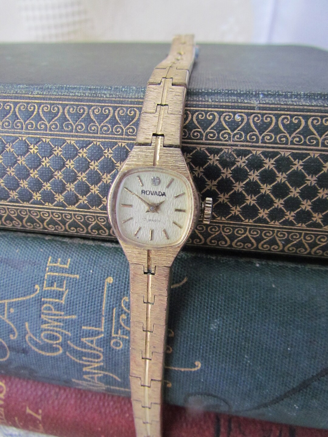 Vintage ROVADA Gold-plated Dress Watch: Mechanical Hand Wound, 17 ...