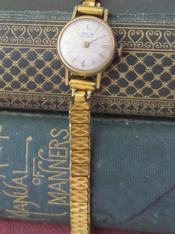 Vintage AVIA Gold-Plated Dress Watch: Mechanical Wind… - Gem