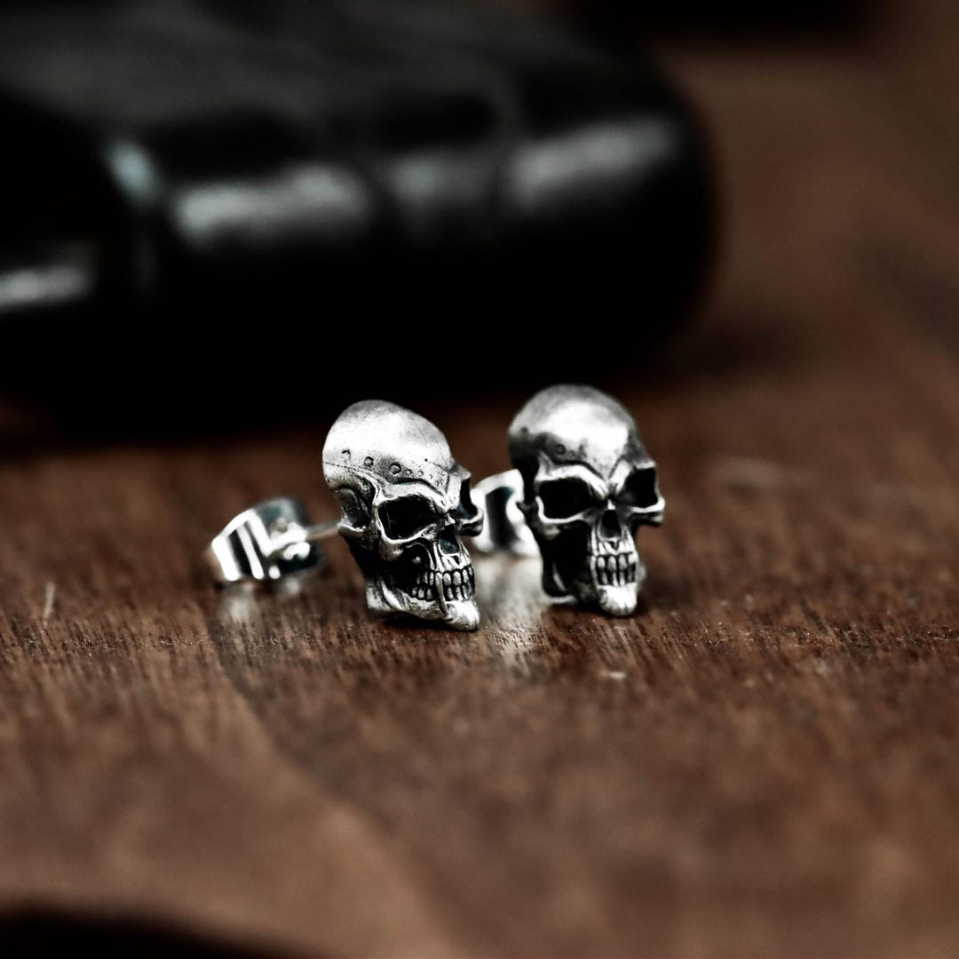Alien Skull 925 Sterling Silver Stud Earrings: Sci-fi Horror Totem - Etsy