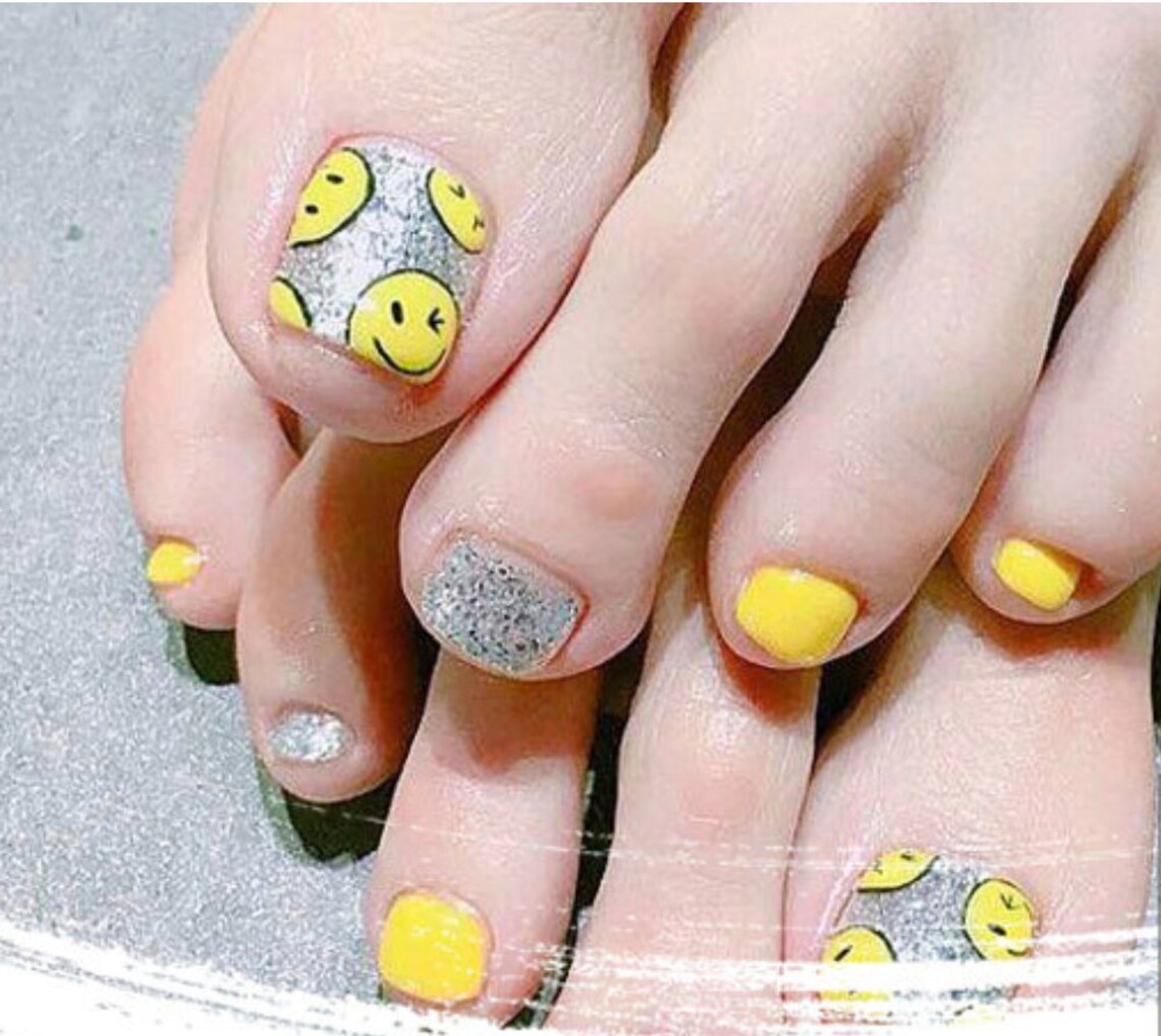 Yellow Cute Toe Nail Wraps / Smiley Face Kawaii Toe Nail Polish Strips ...