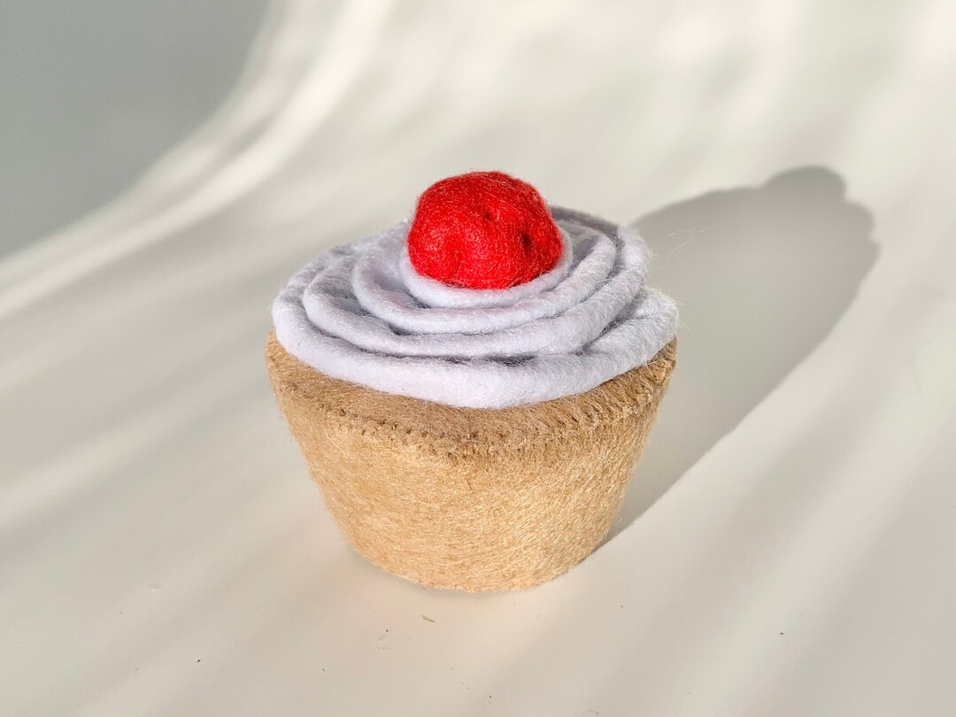 1 Vanilla Muffin With Raspberry / Felt Cupcake / Pretend Play Toy - Etsy