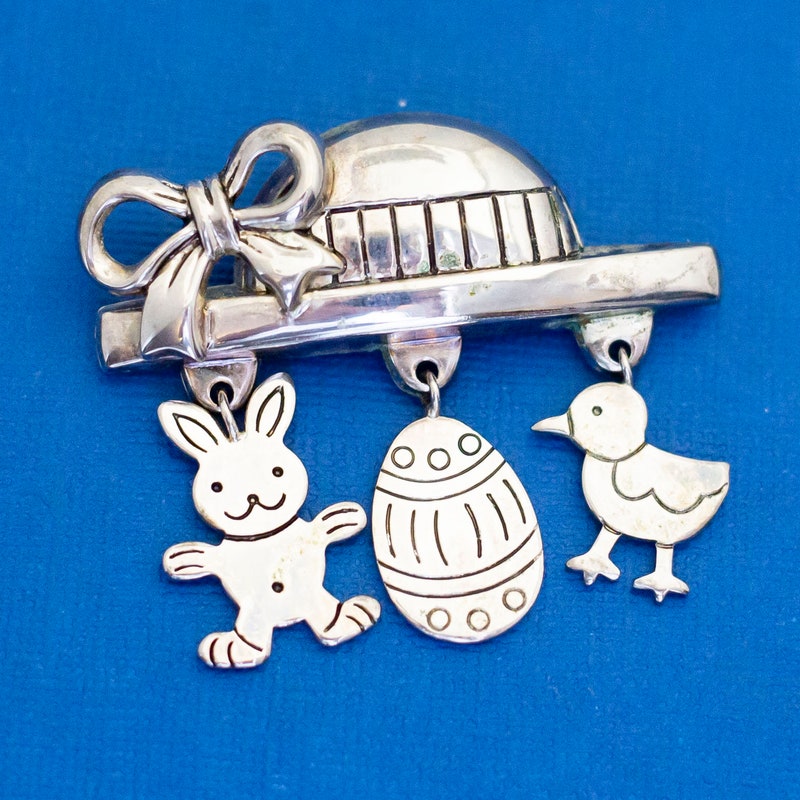 Easter Egg Brooch - Etsy