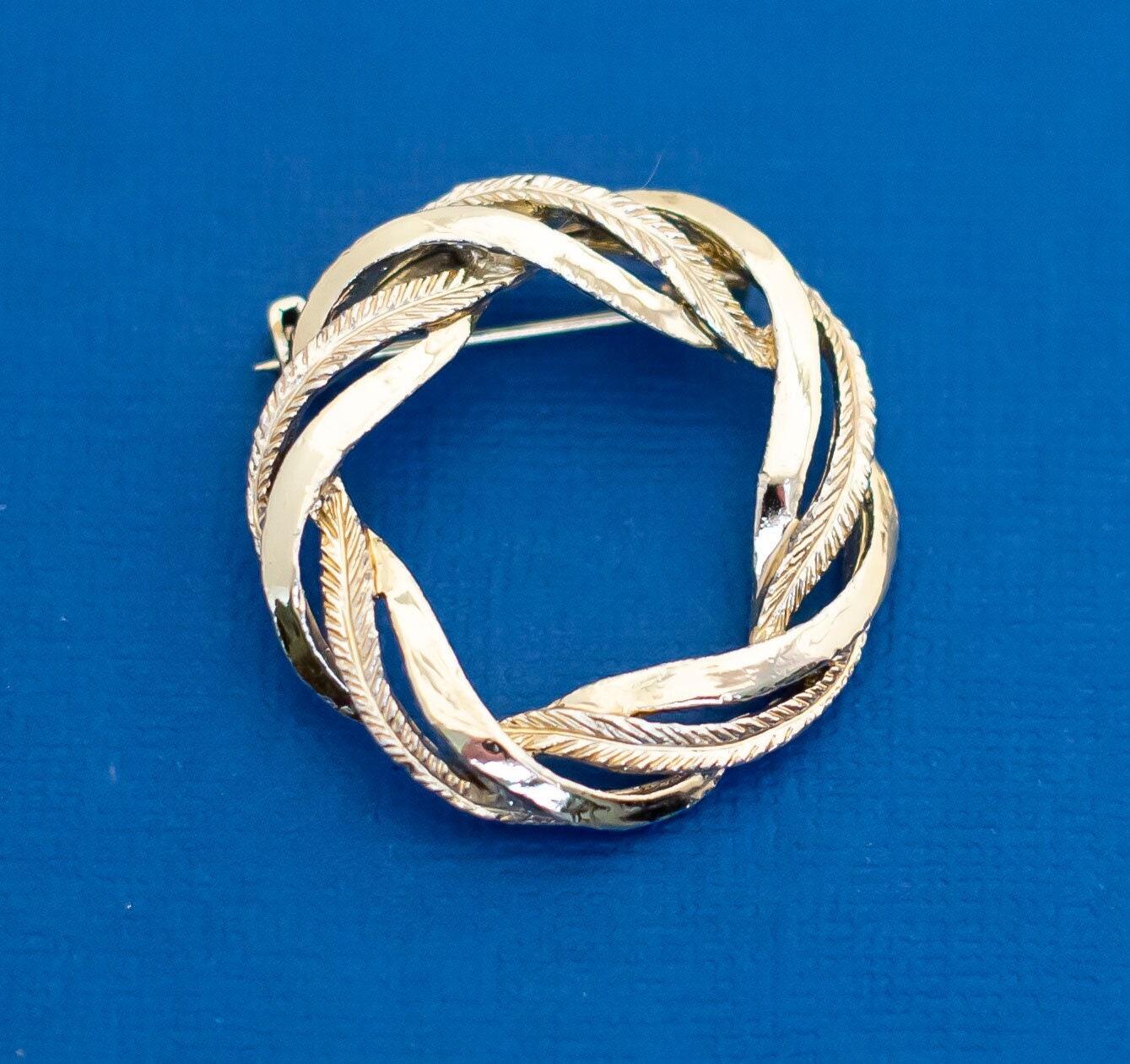 Broche vintage Golden Spiral Wreath par Gerrys D29 - Etsy France