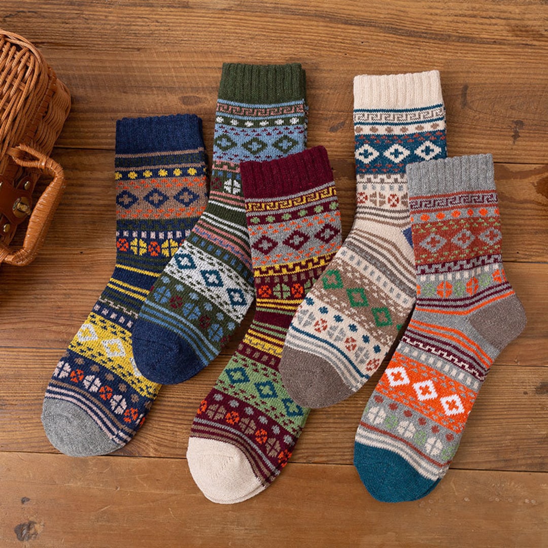 Winter Socks for Men and Women Warm Thick Knit Winter Embroider Socks 5 ...