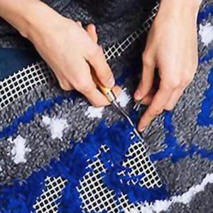 Latch Hook Rug Kit: the Cross of Christ Pattern - DIY Craft Gift - Etsy