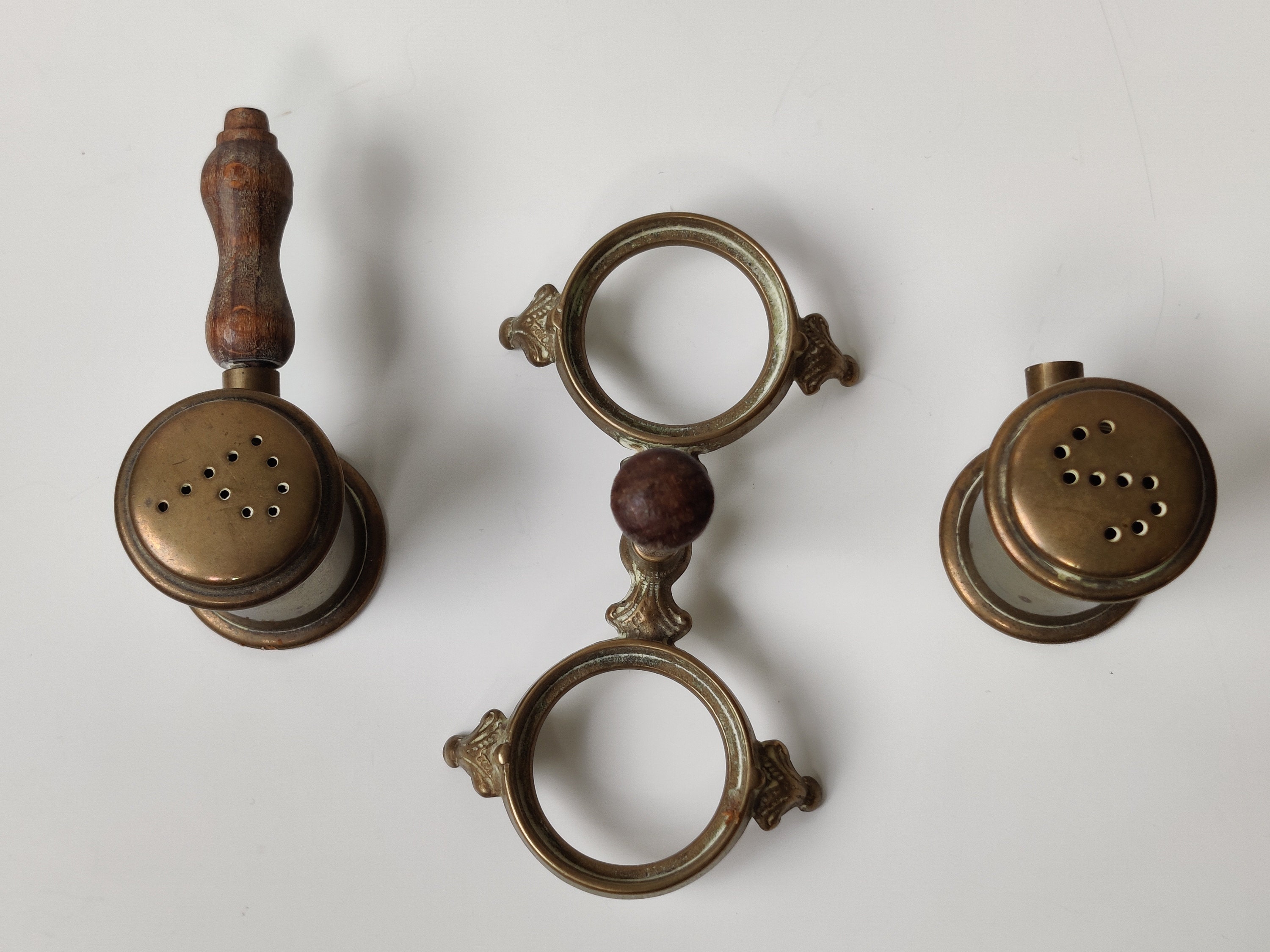 Salt and Pepper Shaker - Victorian Table Equipment - Exclusive and ...