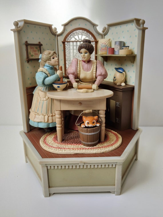 Antique musical boxes store