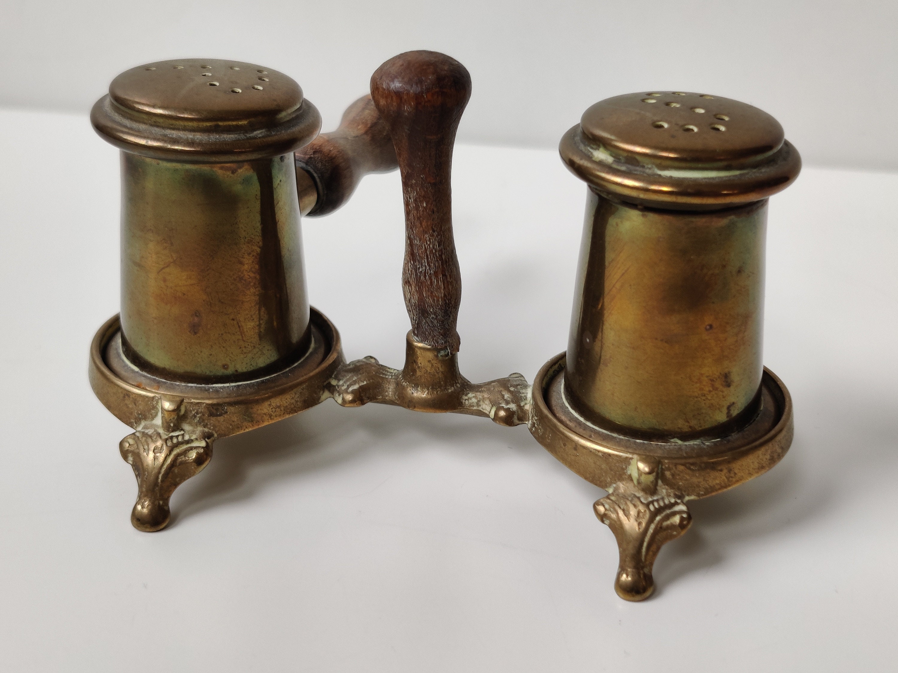 Salt and Pepper Shaker - Victorian Table Equipment - Exclusive and ...