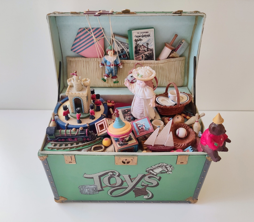 Enesco Vintage Music Box - Toy Chest - Toy Symphony - Musical Wind up ...