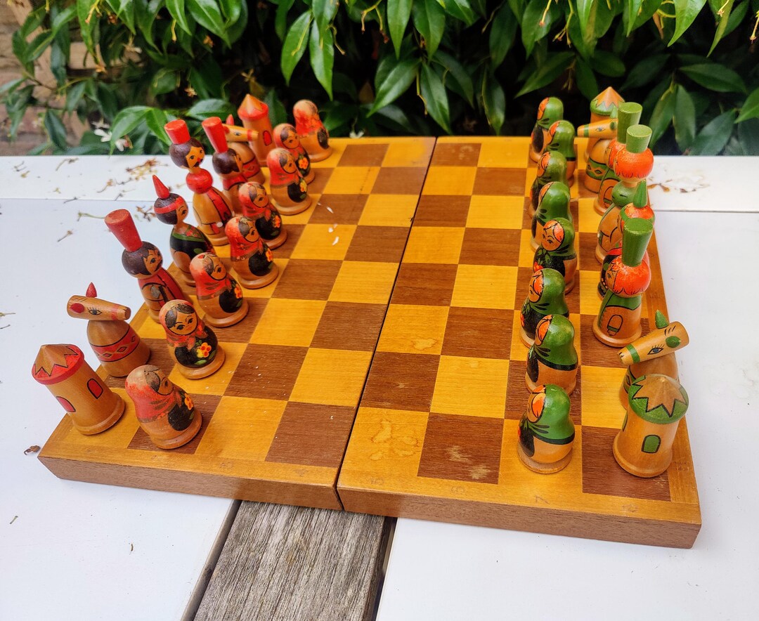 Detailed Vintage Chess Set in Box / Chess Pieces - Matroesjka ...
