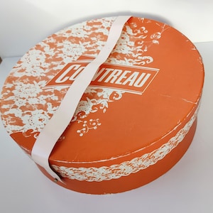 Cointreau Collector Item - Dita Von Teese Coffret - Be Cointreauversial ...