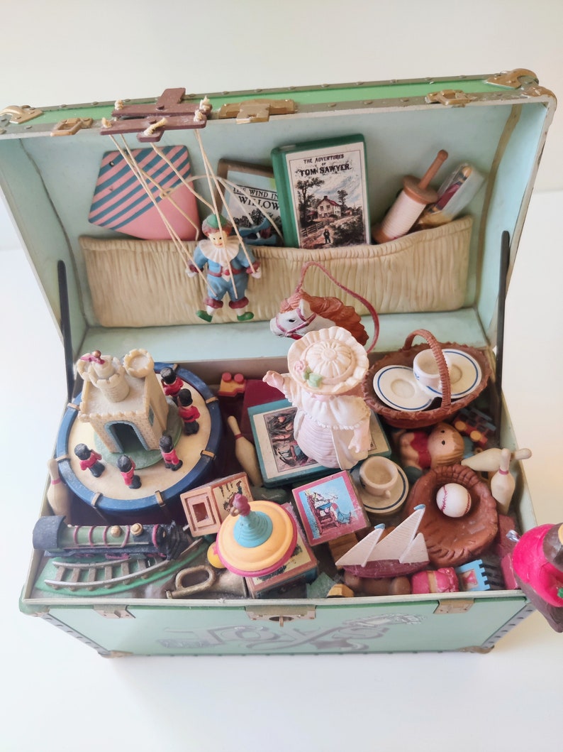 Enesco Vintage Music Box Toy Chest Toy Symphony Musical Wind up Small ...