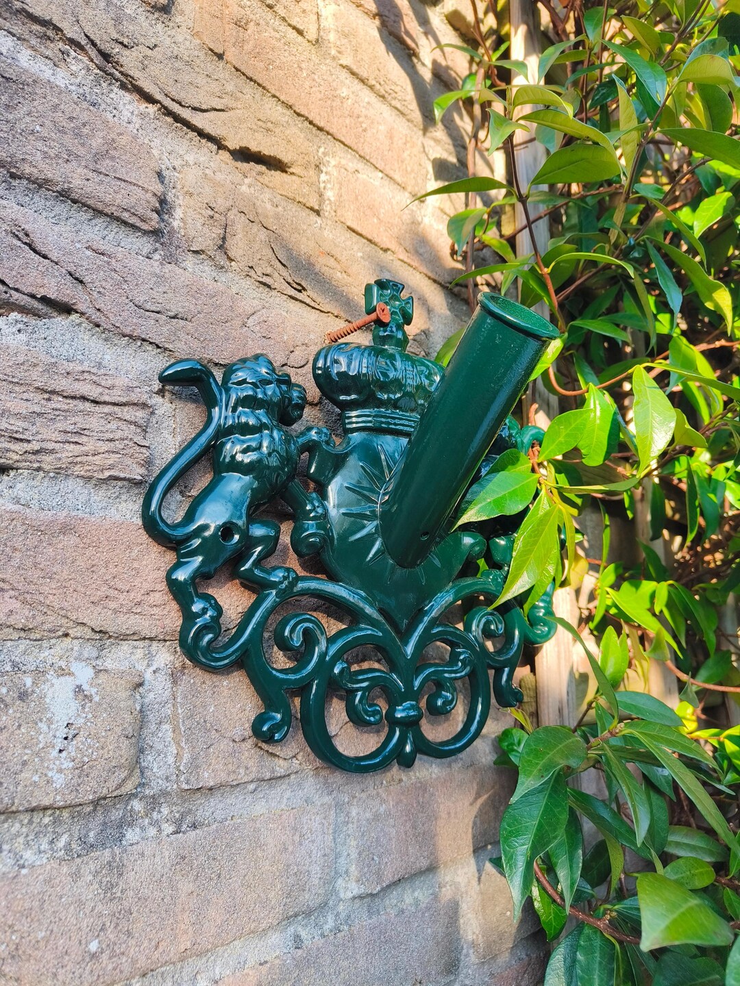 Vintage Cast Iron Wall Mount – Heraldic Lions Motif – Decorative ...