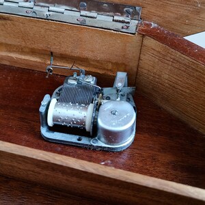 Antique Wooden Inlay Intarsia Burl Wood Handmade Table Music Box ...