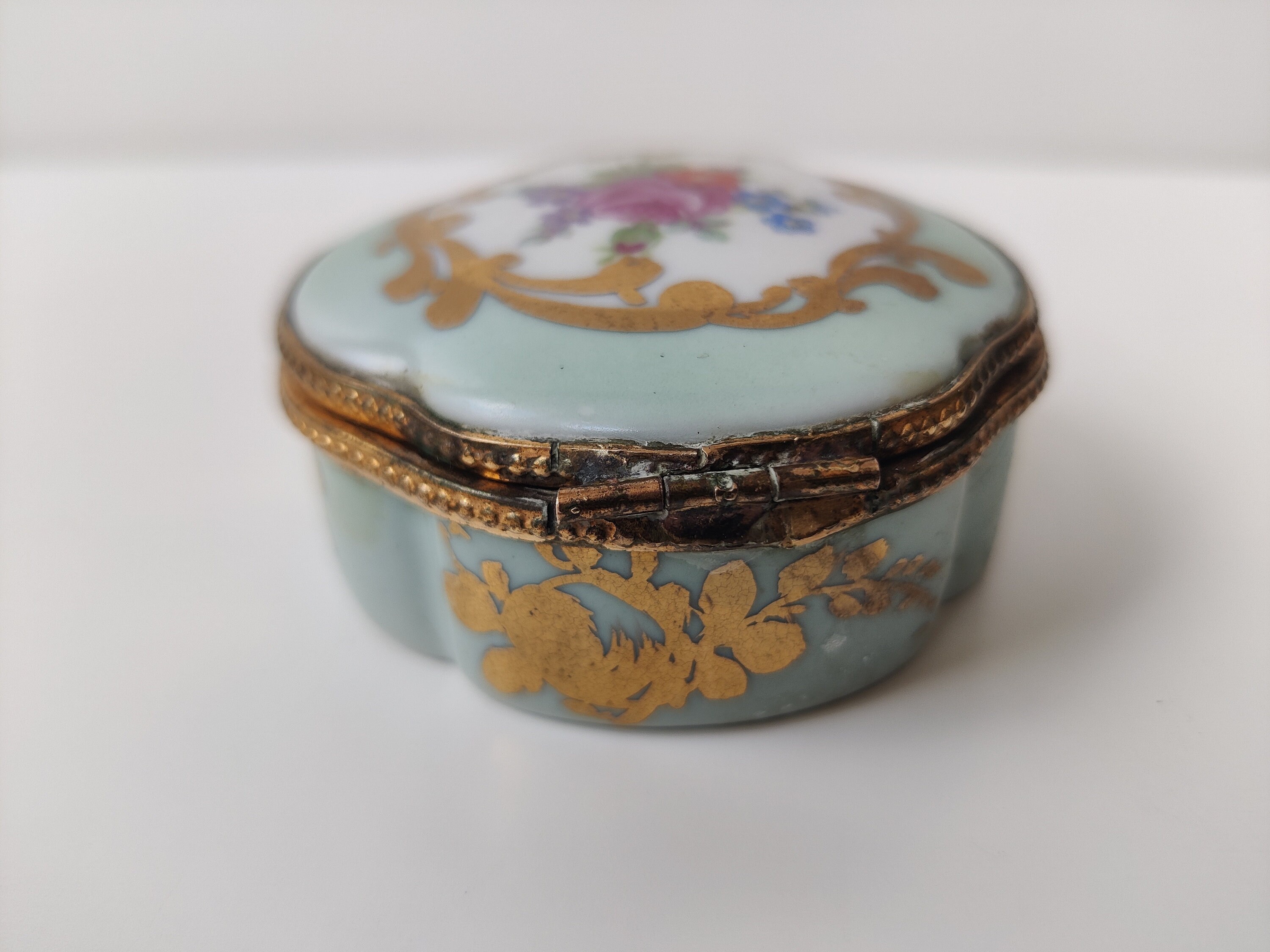 French Limoges Pill Box Brass Gold-plated Patinated Porcelain Trinket ...