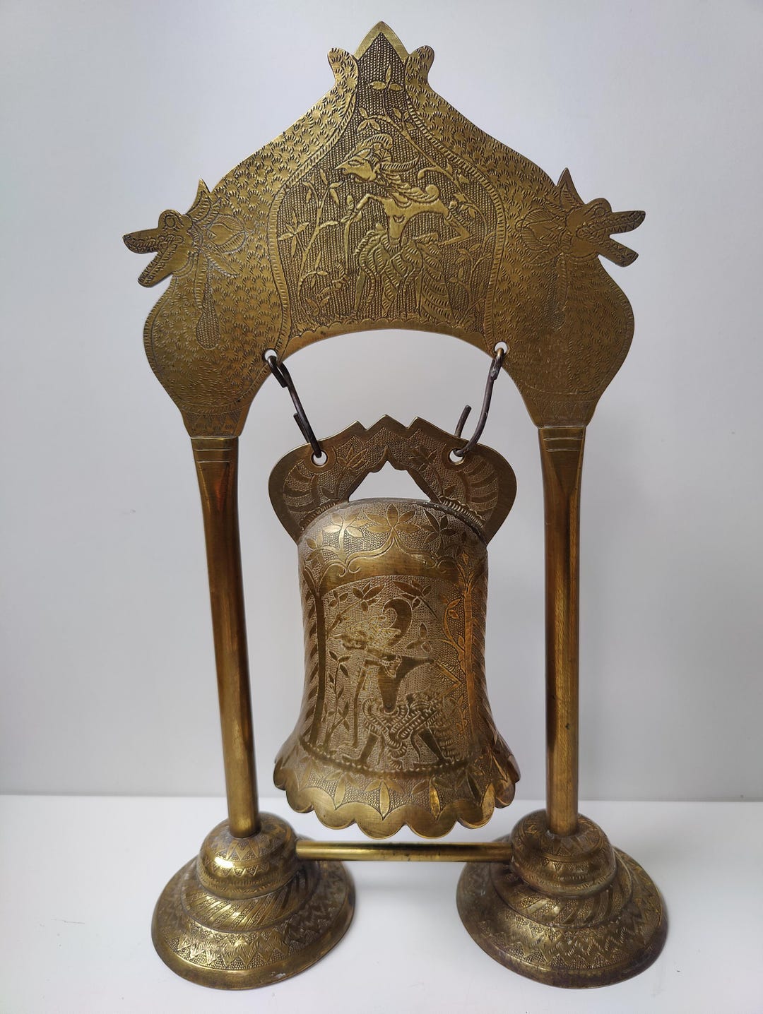 Antique Copper Gong and Malled on Stand Indonesian House Gong ...