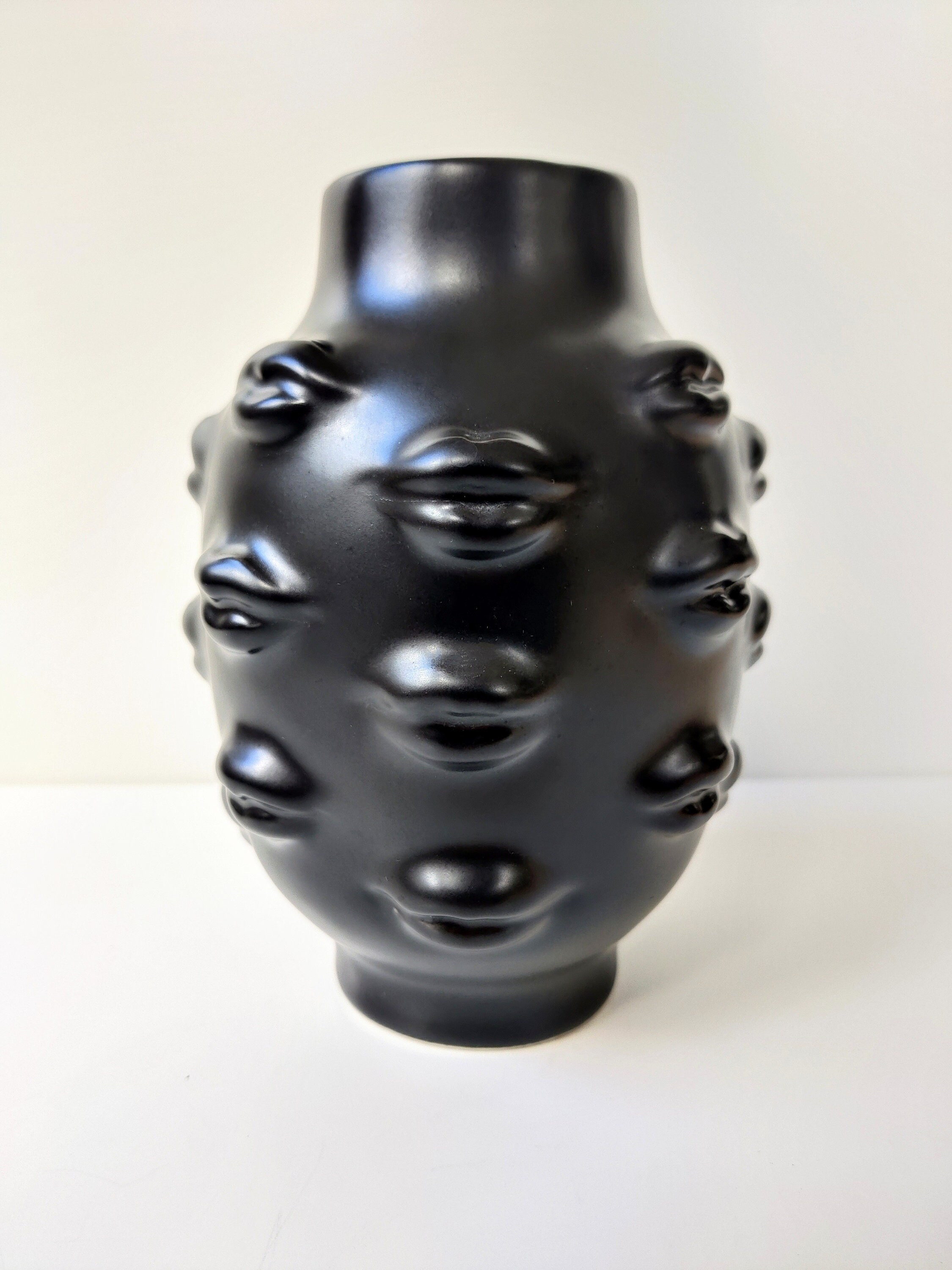 Design Vase Lips Kisses Black Kisses Vase Sculpture Vase Jonathan Adler ...
