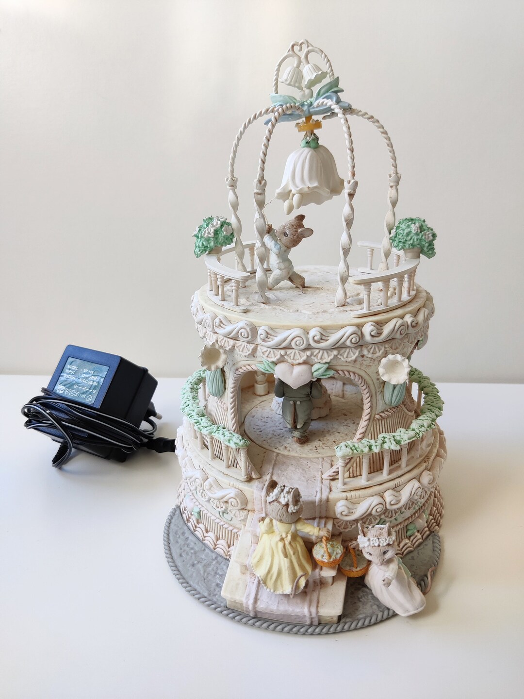 Enesco Vintage Music Box - Wee Wedding Wishes - Musical Cake ...
