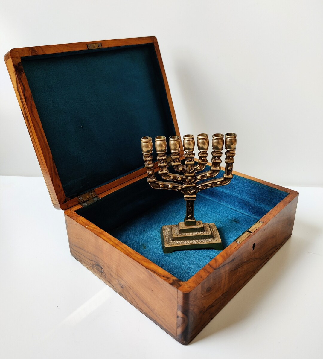 Beautiful Jewish Chest With Hanukkah Menorah Hen-holon-israele Vintage ...
