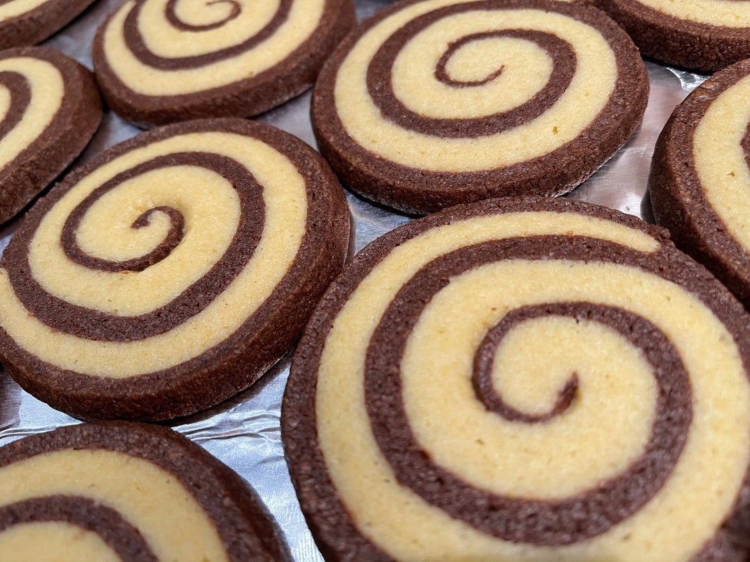 Chocolate Vanilla Swirl Cookies (large 3-4”) - Etsy