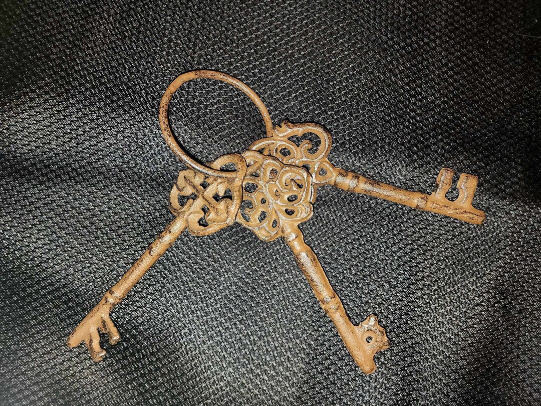 Cast Iron Replica Skeleton Key Ring Set of Three Approx. 5 Inches - Etsy