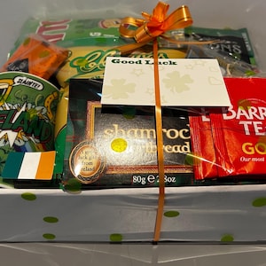 Irish Gift Hamper | Ireland Snack Gift | Gift Box From Ireland ...