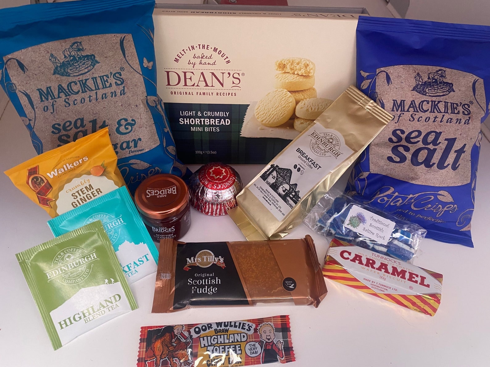 A Taste of Scotland Scottish Luxury Food Hamper. Traditional Snacks and ...