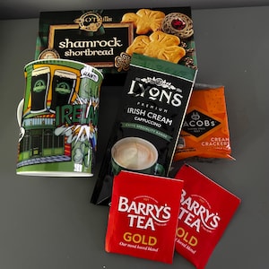 Irish Gift Hamper | Ireland Snack Gift | Gift Box From Ireland ...