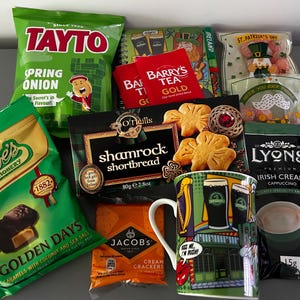 Irish Gift Hamper | Ireland Snack Gift | Gift Box From Ireland ...