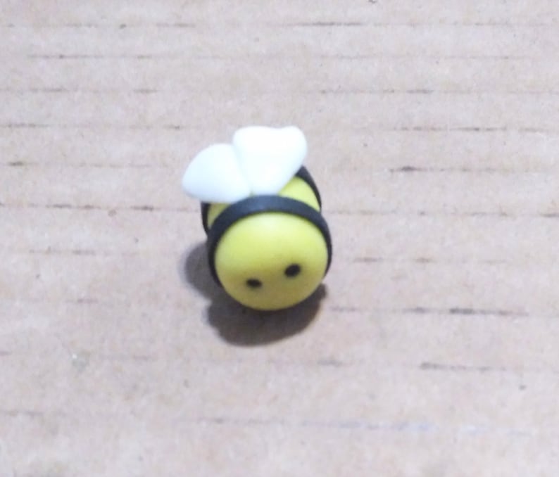Mini Fondant Bees for Mini Cupcakes or Cakes. - Etsy