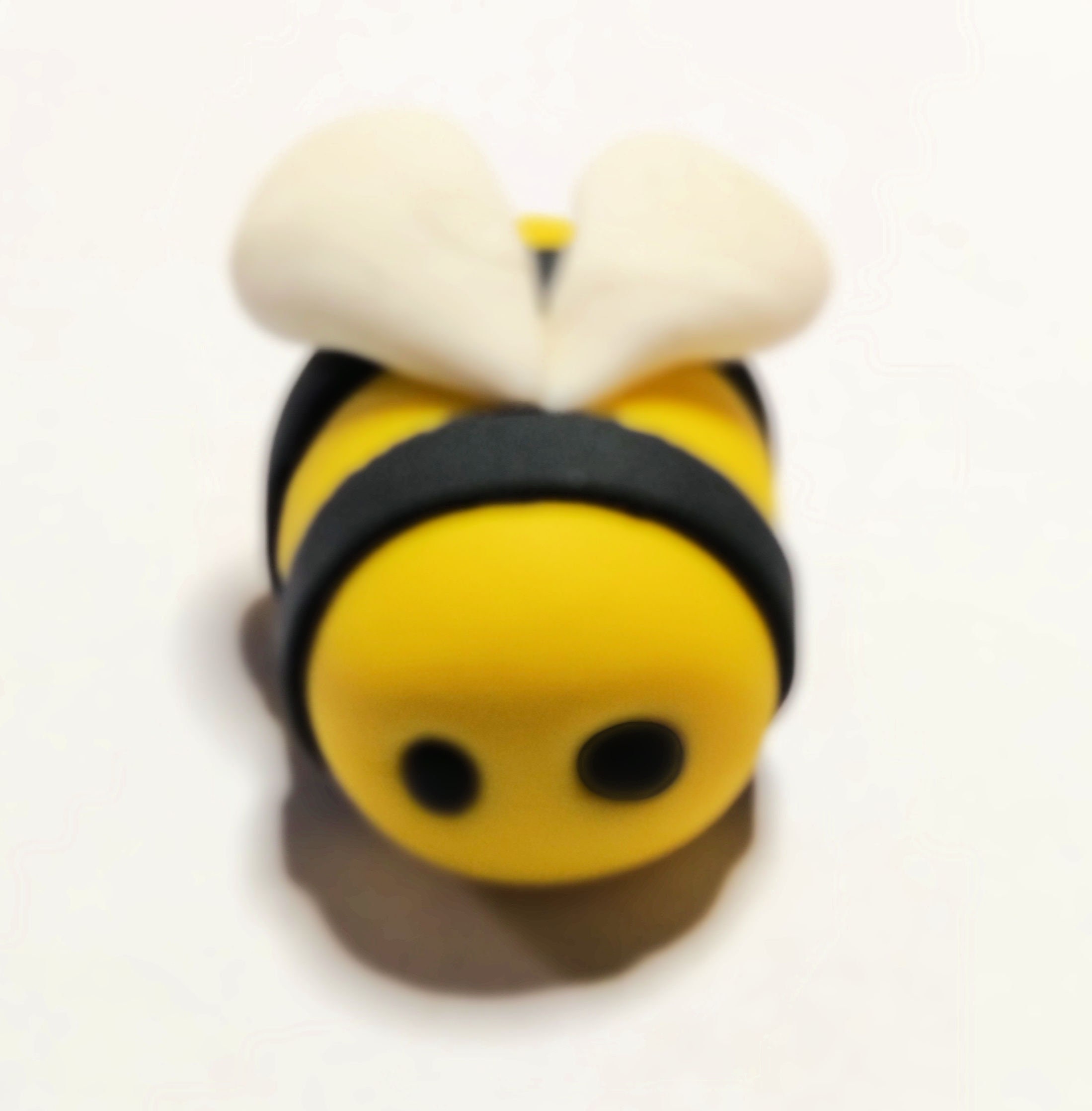 Fondant / Gum Paste Bees Cake or Cupcake Topper. Edible Bees | Etsy