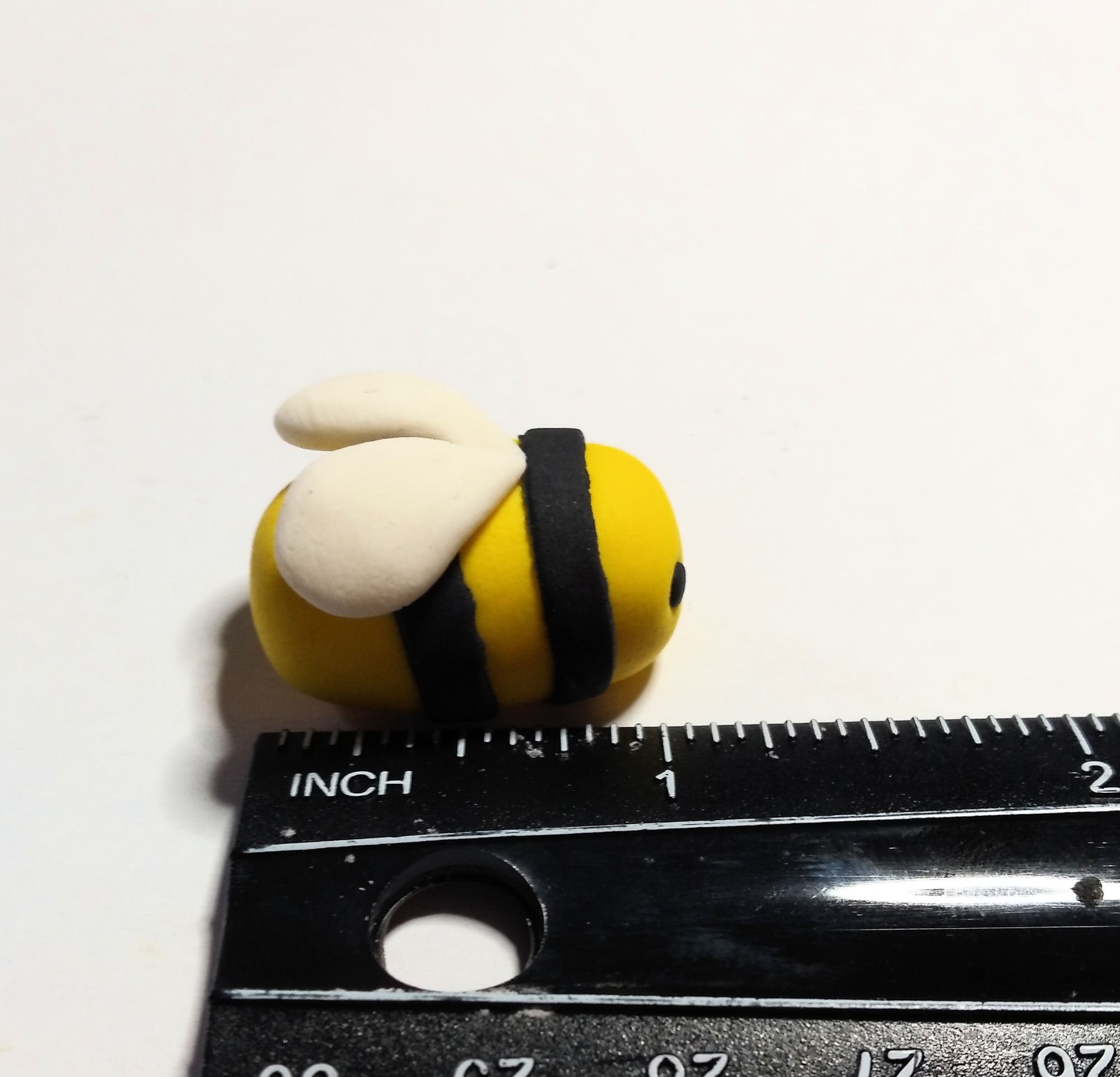 Fondant / Gum Paste Bees Cake or Cupcake Topper. Edible Bees | Etsy