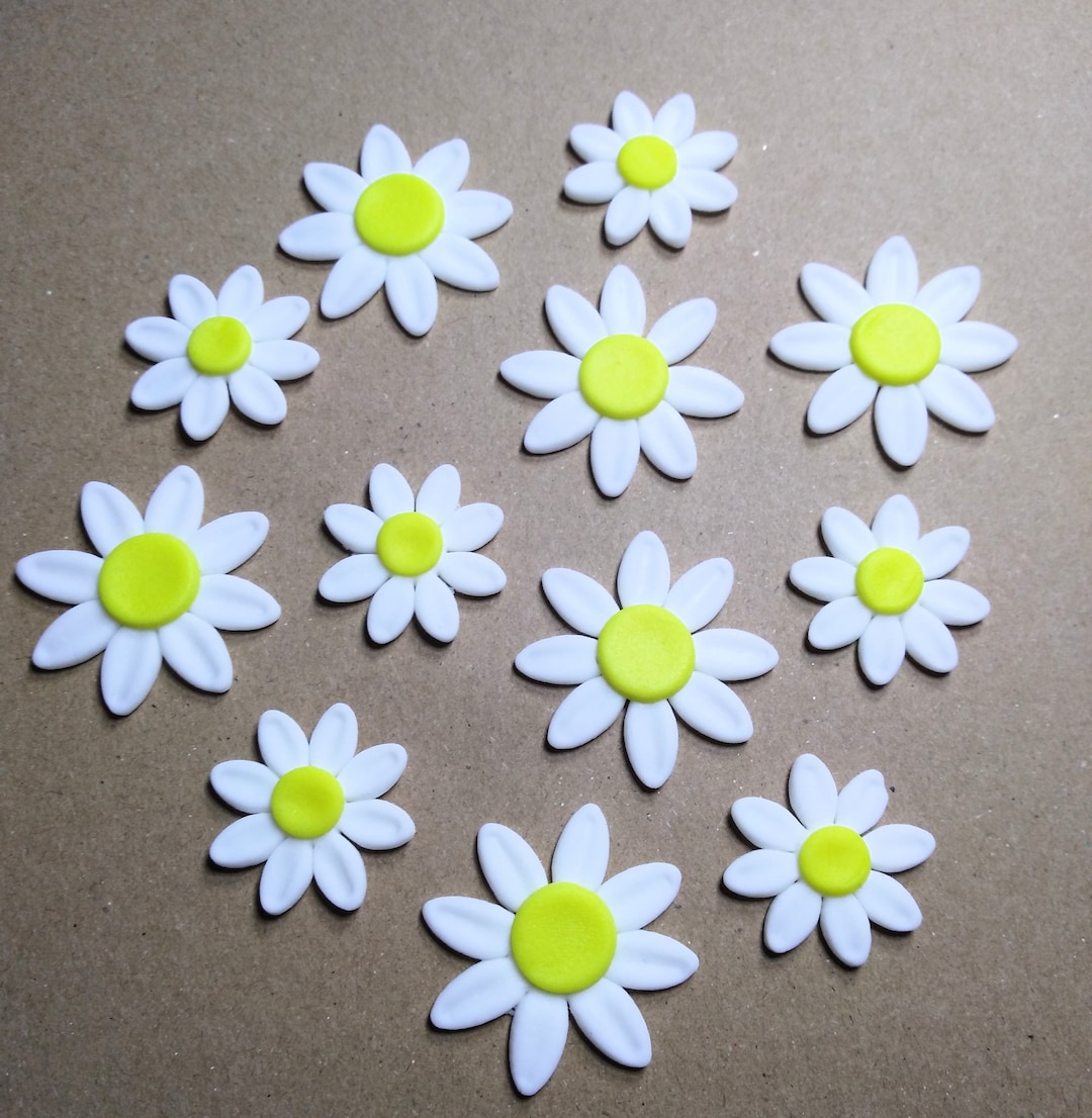 20 Fondant Daisies. 1 Inch and 1.5 Inch Gum Paste Daisy Cupcake Toppers ...