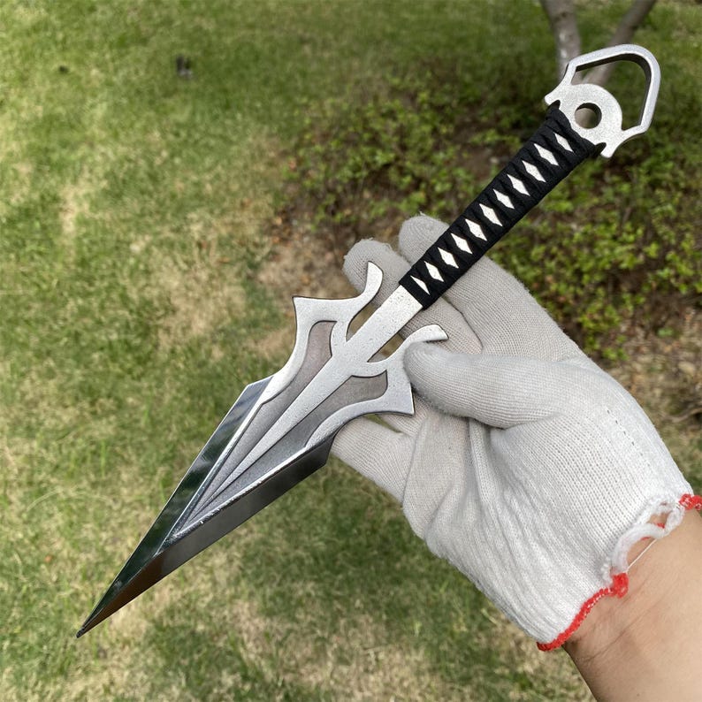 Nueva réplica mejorada del kunai Scorpion de Mortal Kombat, forjada a ...