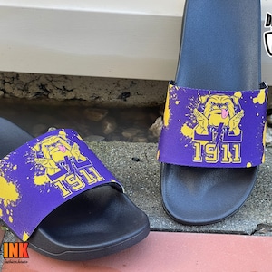 Que Dog Logos - Etsy