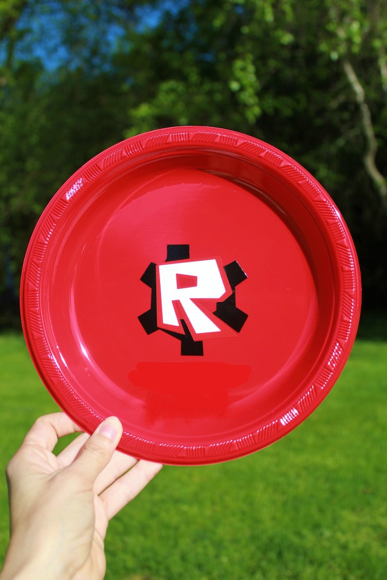 Video Gamer Party Plates: Initial R, Red Plastic Tableware (set of 7 ...