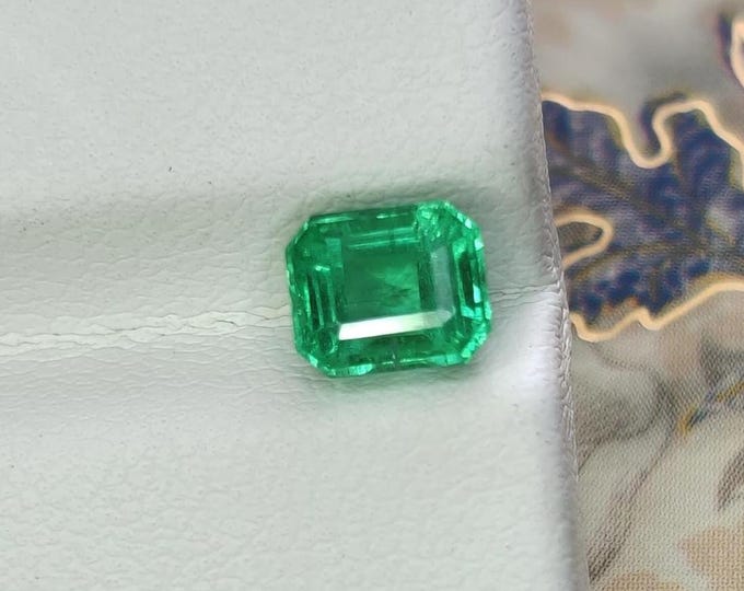 Natural Emerald Square Octagon 0.90 Cts.certified - Top Vivid Green ...