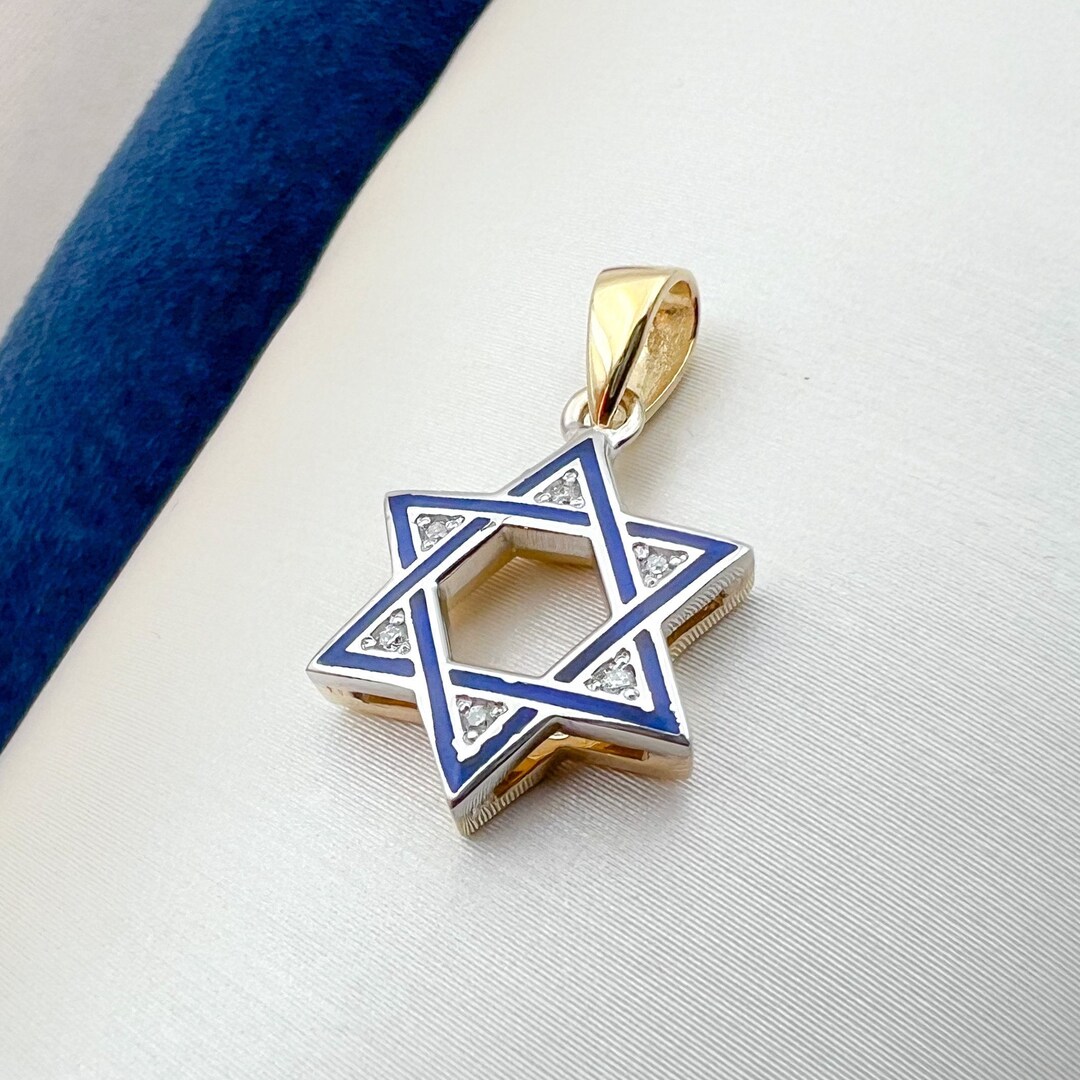 Stunning 14k Gold David Star Pendant Adorned With 6 Diamonds (0.09 ...